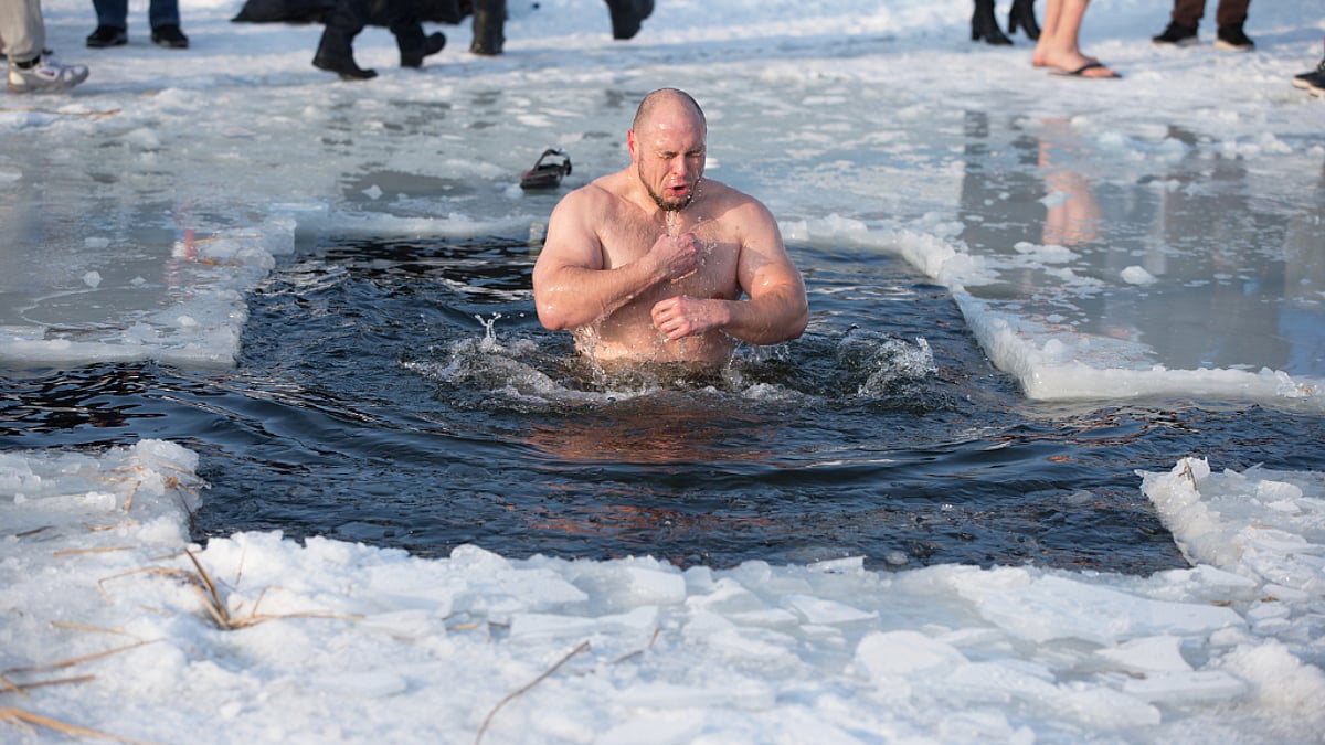 POLAR BEAR PLUNGE DAY - January 1, 2027 - National Day Calendar